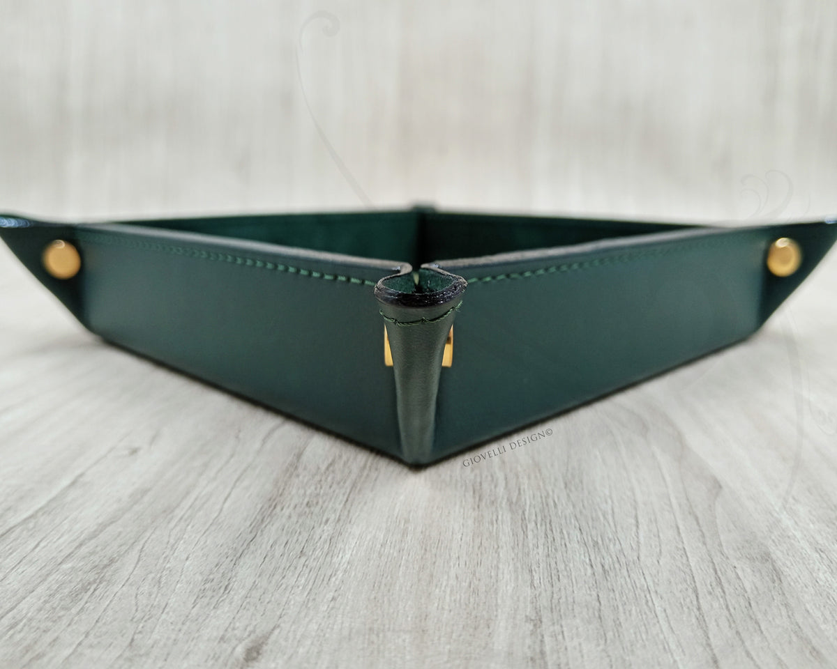 Handcrafted Italian Green Leather Pocket Emptier with a Winter and Chr ...